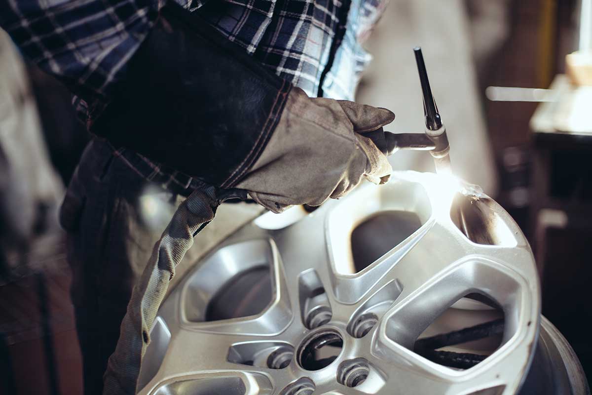Alloy Wheel Repairs in Hook, Basingstoke & Across Hampshire